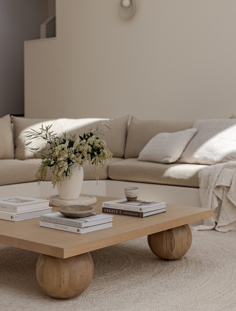 18+ Chic Coffee Table Decor Ideas To Inspire You