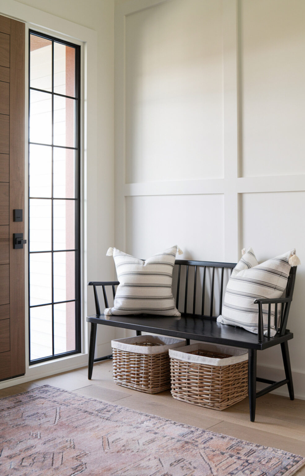 21+ Small Entryway Ideas That Are Pretty & Functional