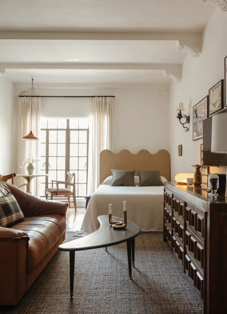 19+ Studio Apartment Ideas With Function & Style