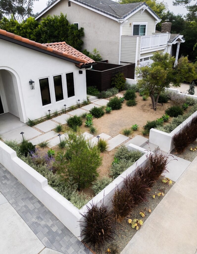 Front Yard Glow-Up: 20+ Landscaping Ideas You'll Adore (2025)