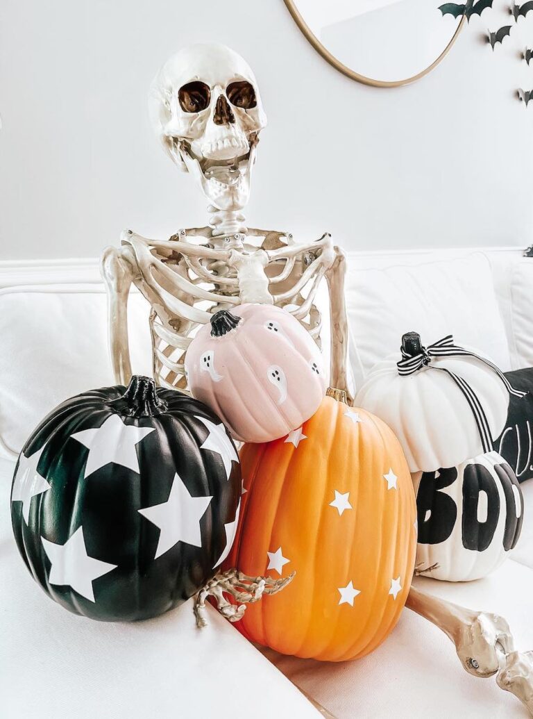 21+ Chic Pumpkin Painting Ideas For Your Home